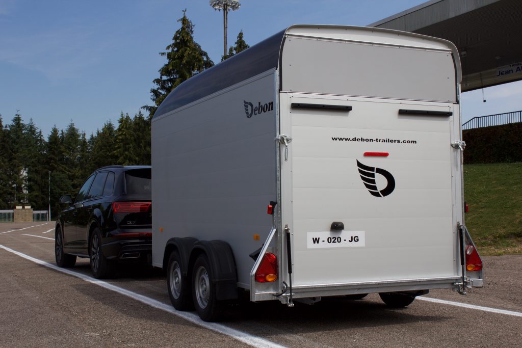 Debon C700 Box Trailer