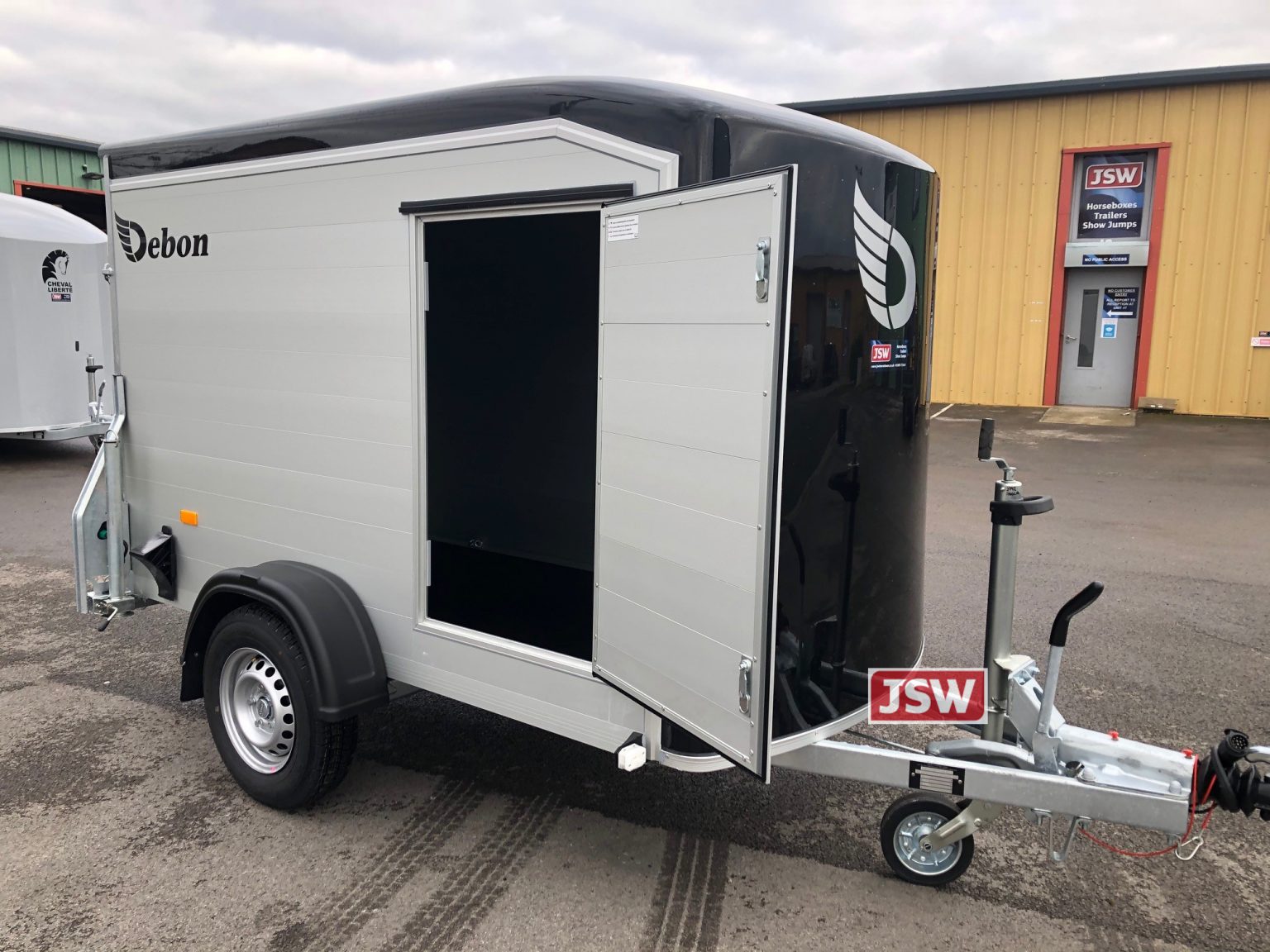 DEBON C255 BOX VAN TRAILER