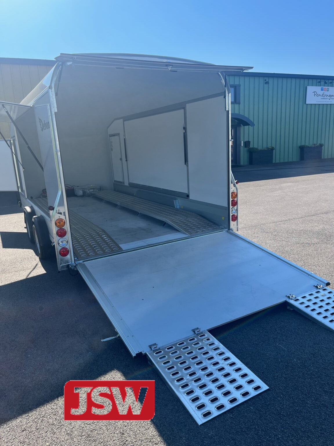 Debon C1000 Roadster Car Trailer