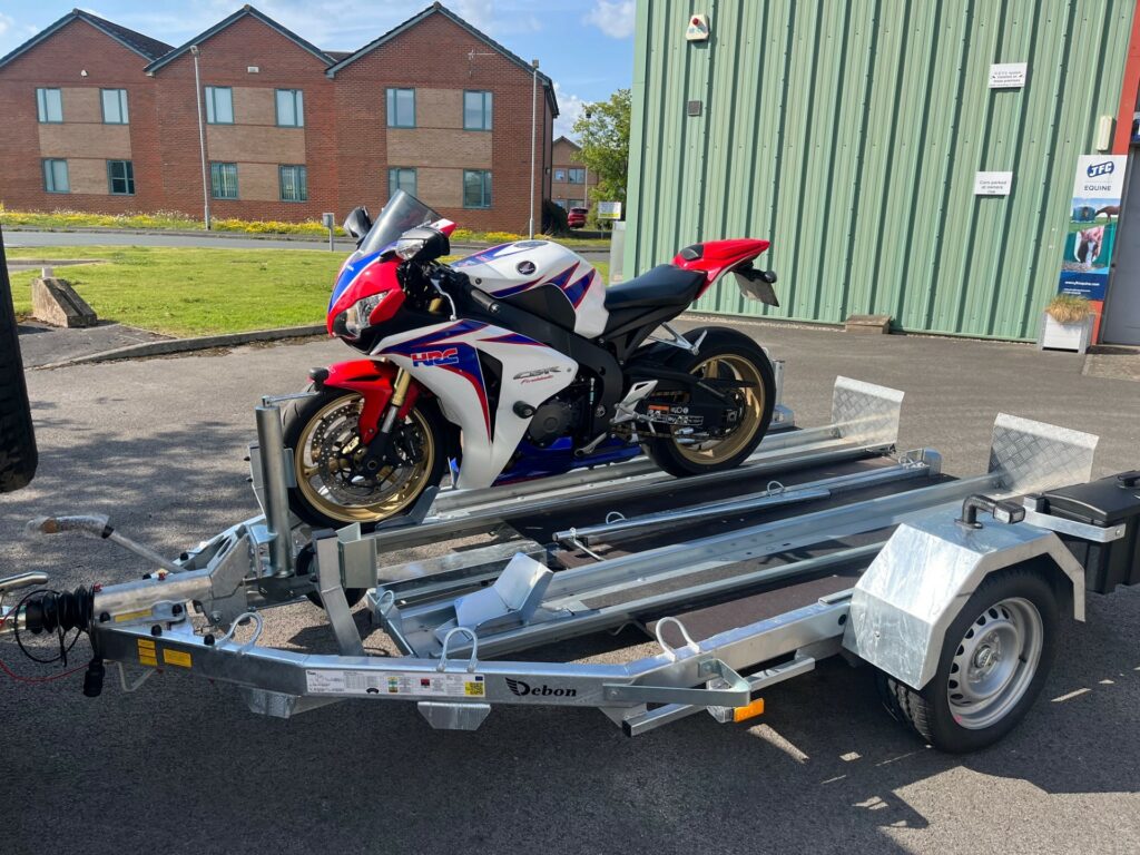 JSW Horseboxes, Trailers, Show Jumps and Stable Equipment